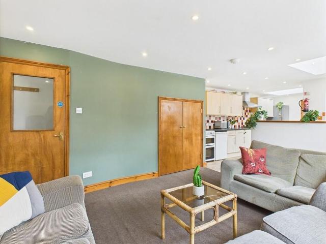 1 bedroom in a house share to rent