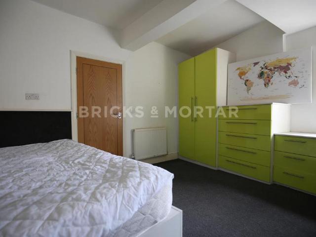 1 bedroom in a house share to rent