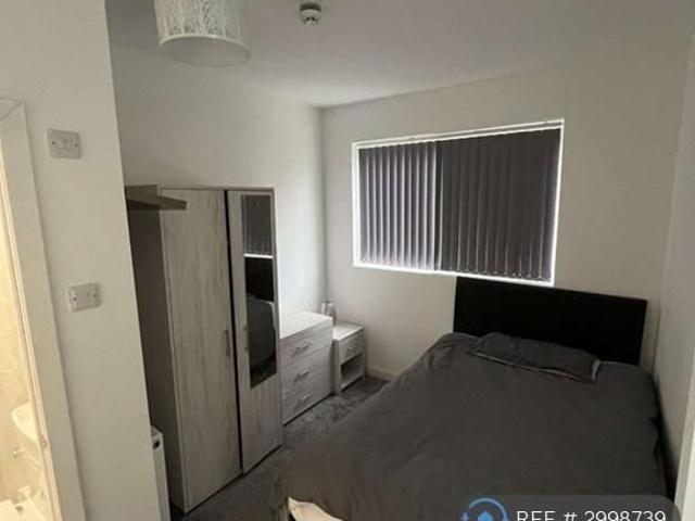 1 bedroom in a house share to rent