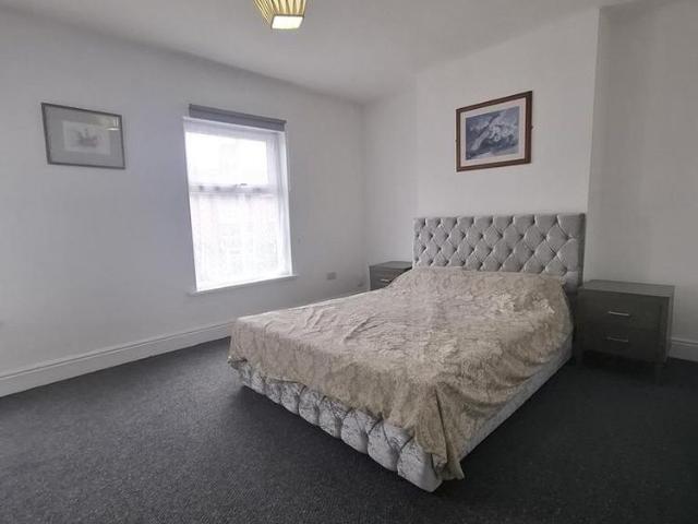 1 bedroom in a house share to rent
