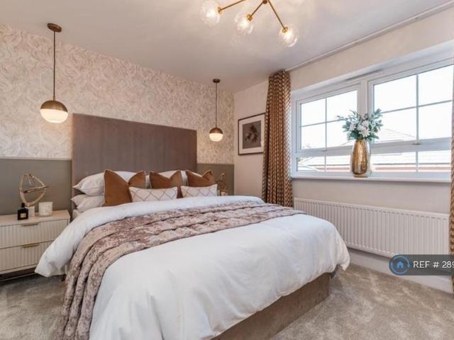 1 bedroom in a house share to rent