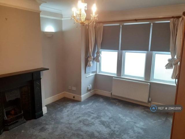 1 bedroom in a house share to rent