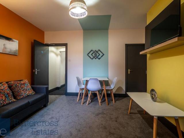 1 bedroom in a house share to rent