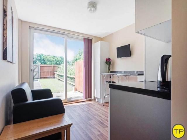 1 bedroom in a house share to rent