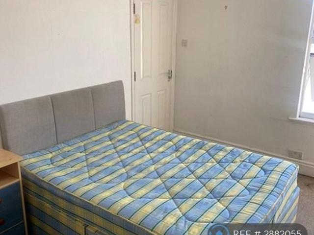 1 bedroom in a house share to rent