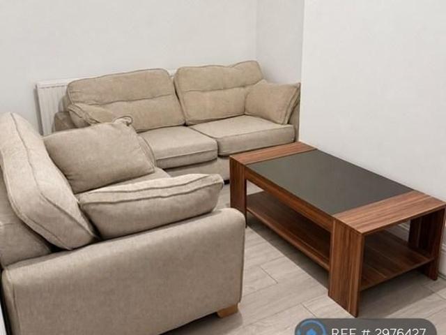 1 bedroom in a house share to rent