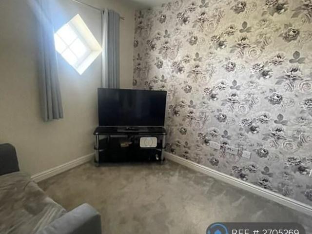 1 bedroom in a house share to rent
