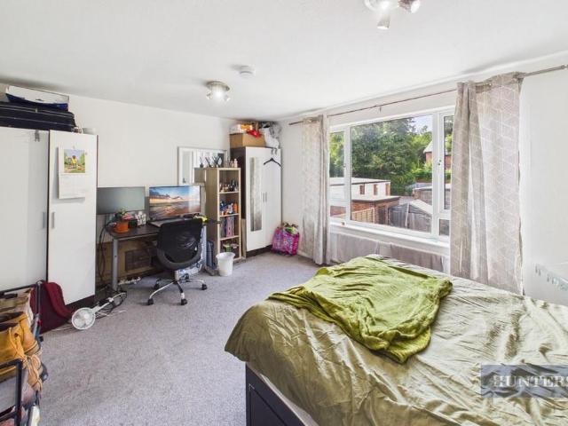 1 bedroom in a house share to rent