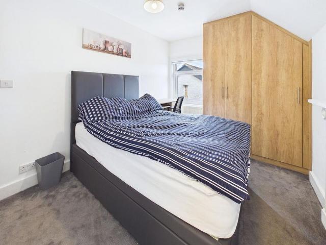 1 bedroom in a house share to rent