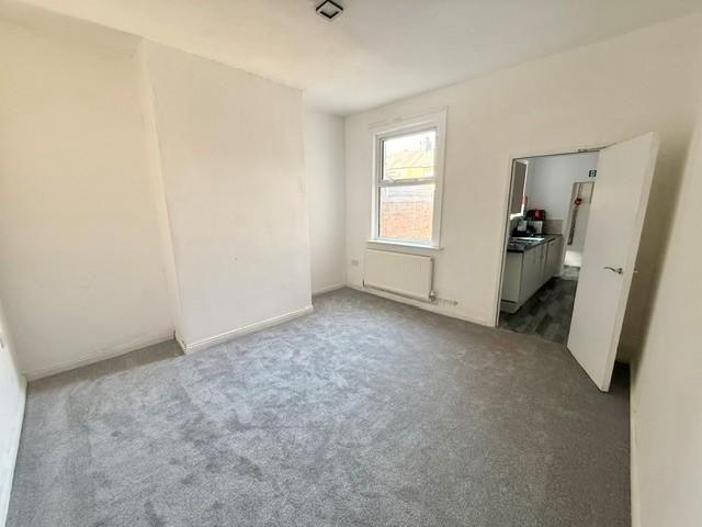 1 bedroom in a house share to rent