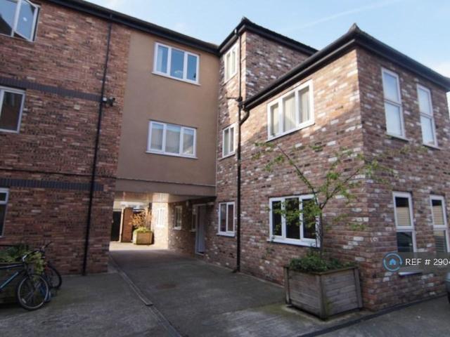1 bedroom in a house share to rent