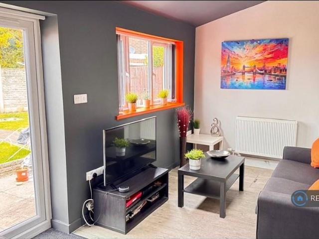 1 bedroom in a house share to rent