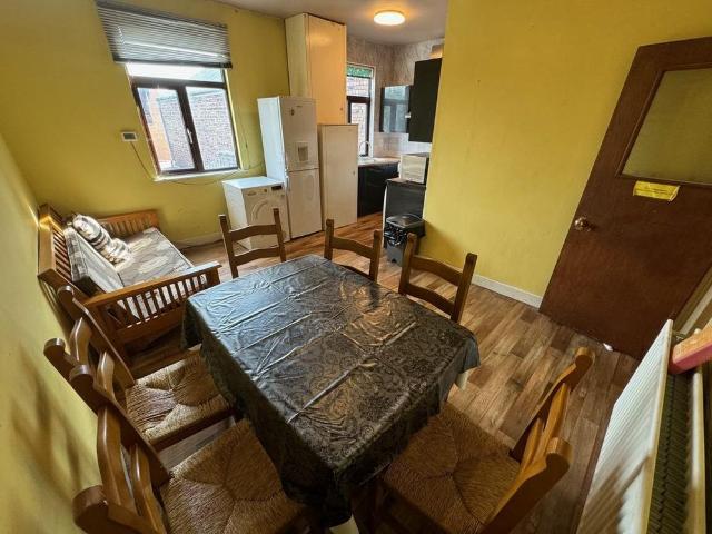 1 bedroom in a house share to rent