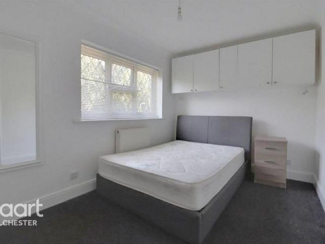 1 bedroom in a house share to rent