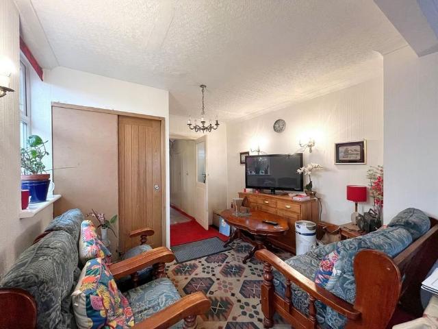 1 bedroom in a house share to rent
