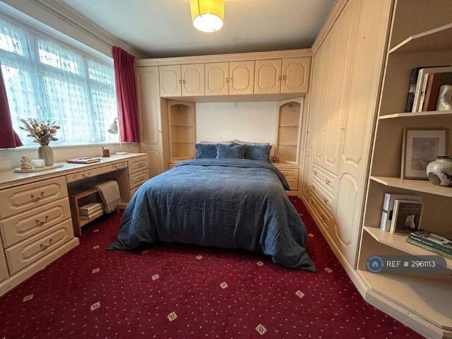 1 bedroom in a house share to rent