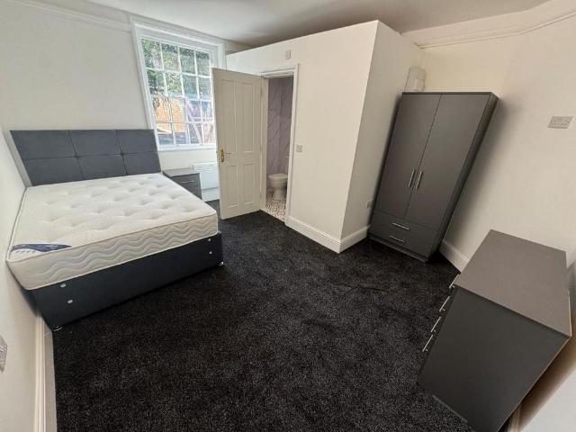 1 bedroom in a house share to rent