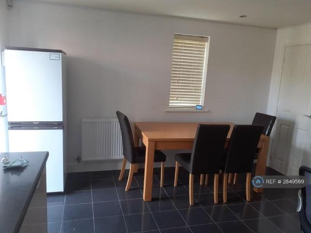 1 bedroom in a house share to rent