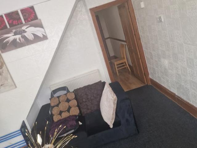 1 bedroom in a house share to rent