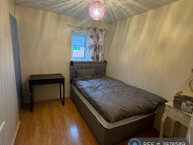 1 bedroom in a house share to rent