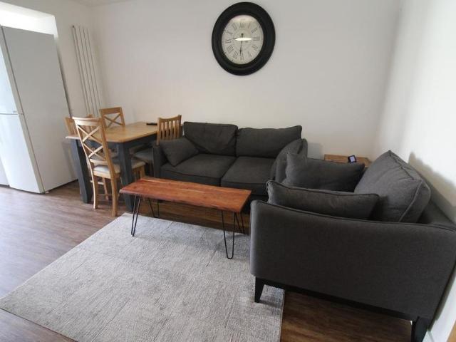 1 bedroom in a house share to rent
