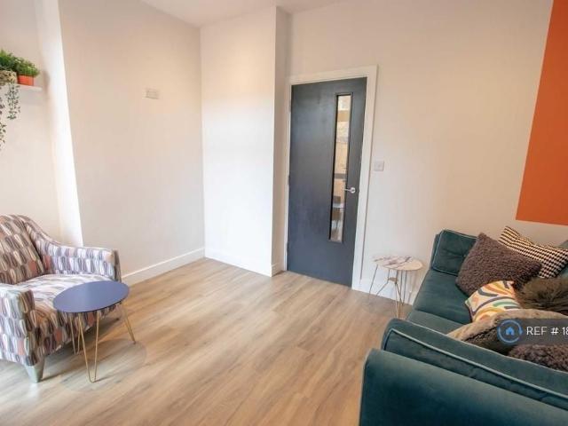 1 bedroom in a house share to rent