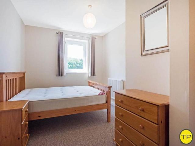 1 bedroom in a house share to rent