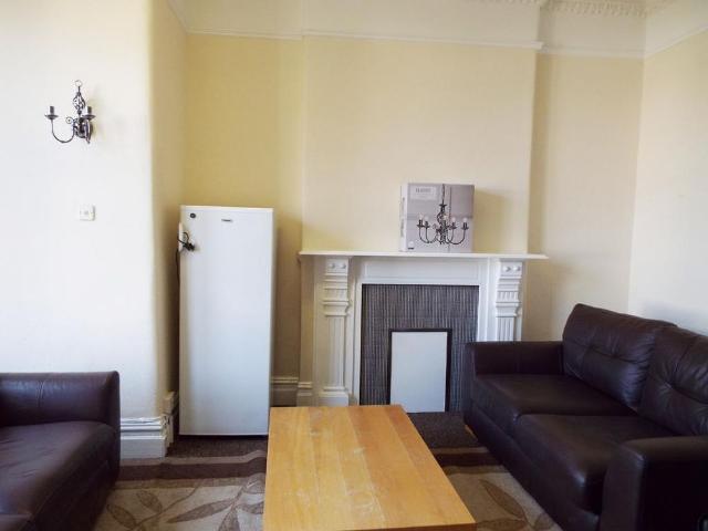 1 bedroom in a house share to rent
