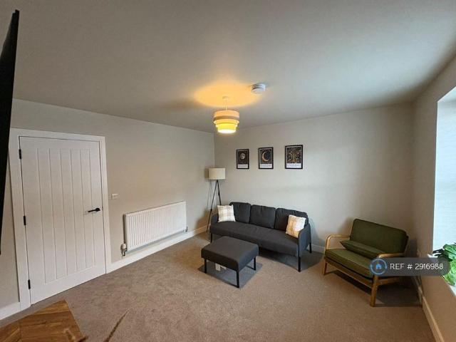 1 bedroom in a house share to rent