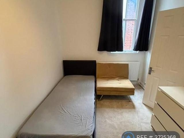 1 bedroom in a house share to rent