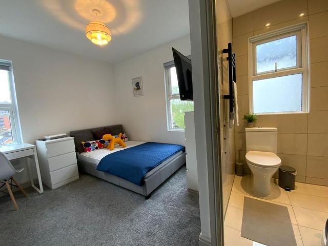 1 bedroom in a house share to rent