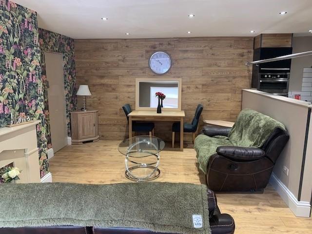 1 bedroom in a house share to rent
