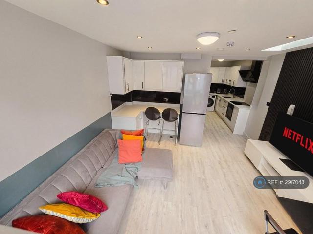 1 bedroom in a house share to rent