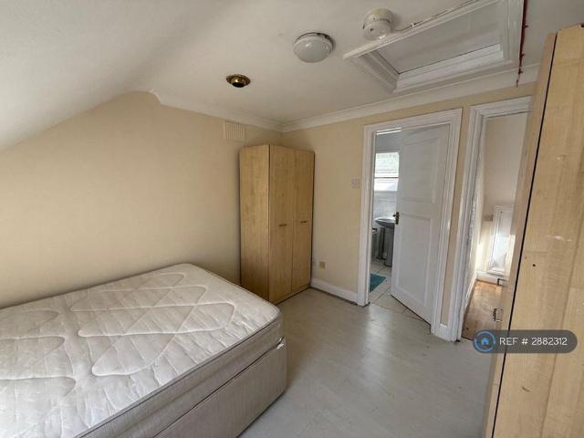 1 bedroom in a house share to rent