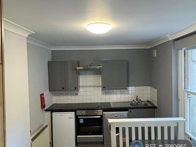 1 bedroom in a house share to rent