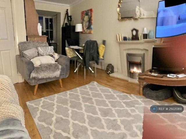 1 bedroom in a house share to rent