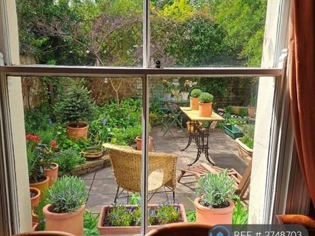 1 bedroom in a house share to rent