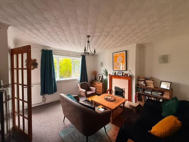 1 bedroom in a house share to rent