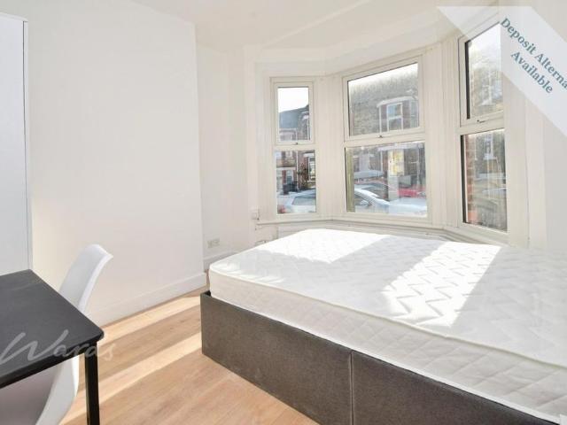 1 bedroom in a house share to rent