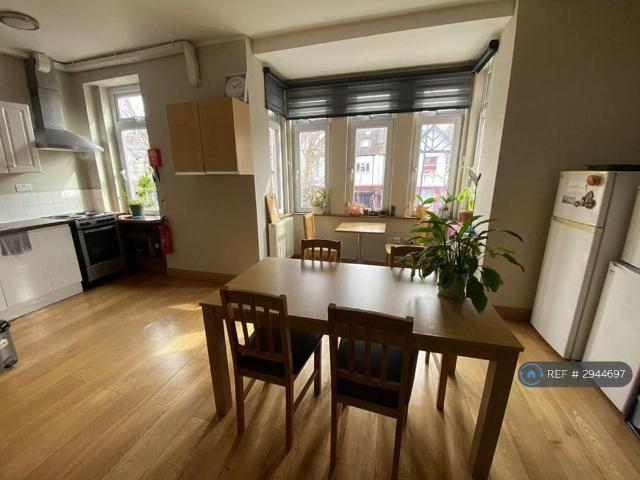 1 bedroom in a house share to rent