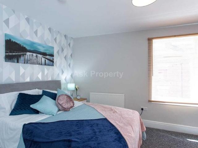 1 bedroom in a house share to rent