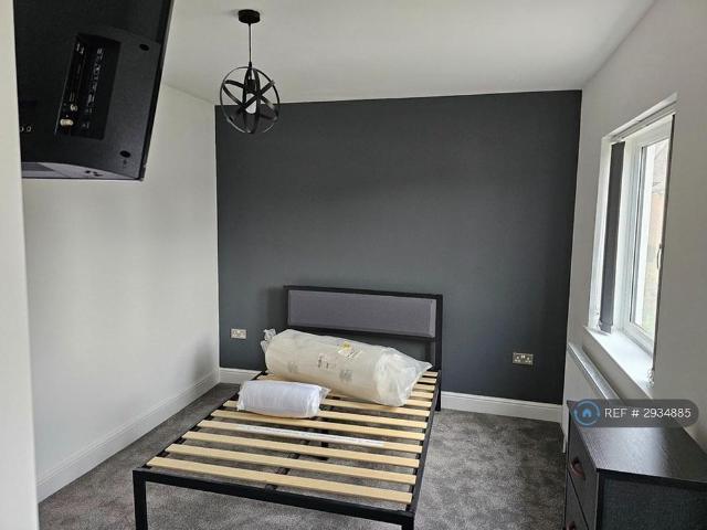 1 bedroom in a house share to rent