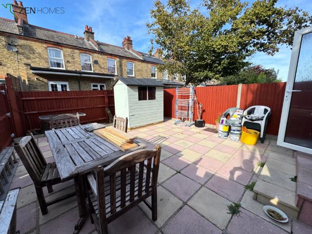 1 bedroom in a house share to rent