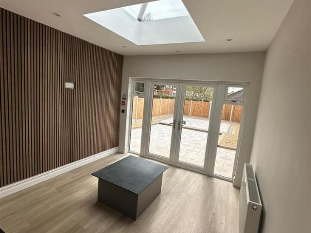 1 bedroom in a house share to rent