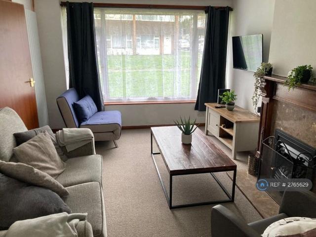 1 bedroom in a house share to rent