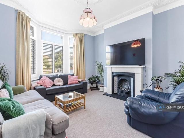1 bedroom in a house share to rent