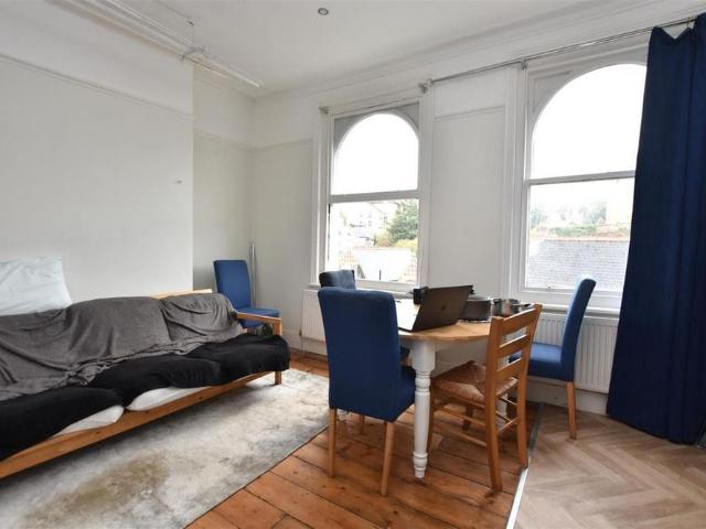 1 bedroom in a house share to rent