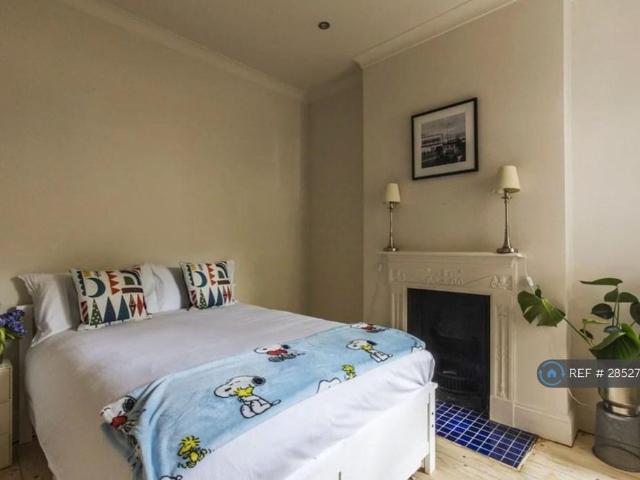 1 bedroom in a house share to rent
