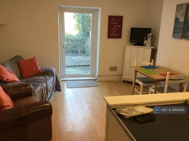 1 bedroom in a house share to rent