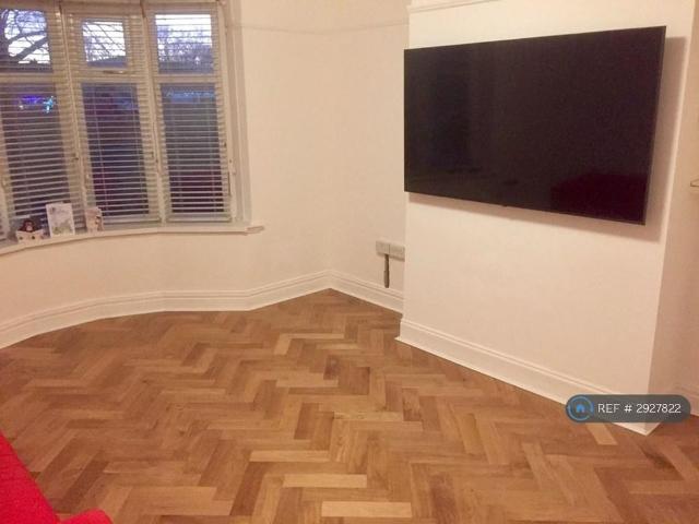 1 bedroom in a house share to rent